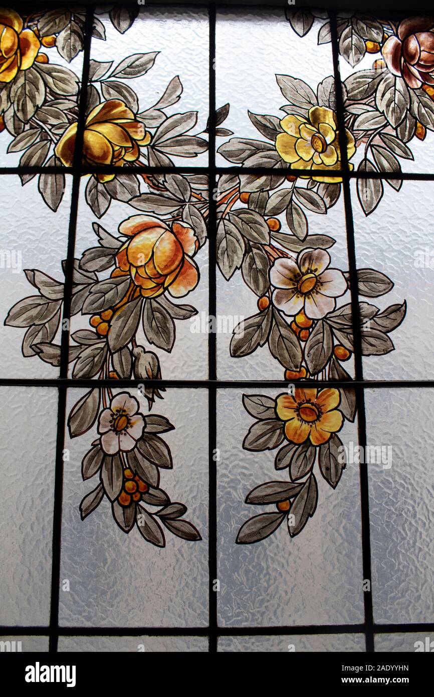 Haussmannian hi-res stock photography and images - Alamy