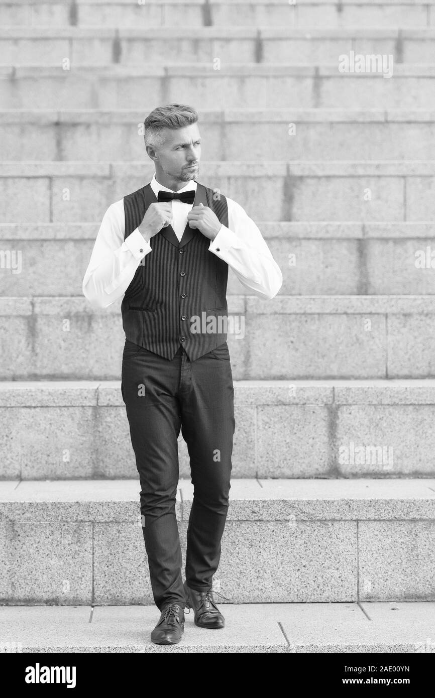 Handsome man in tailored Black and White Stock Photos & Images - Alamy