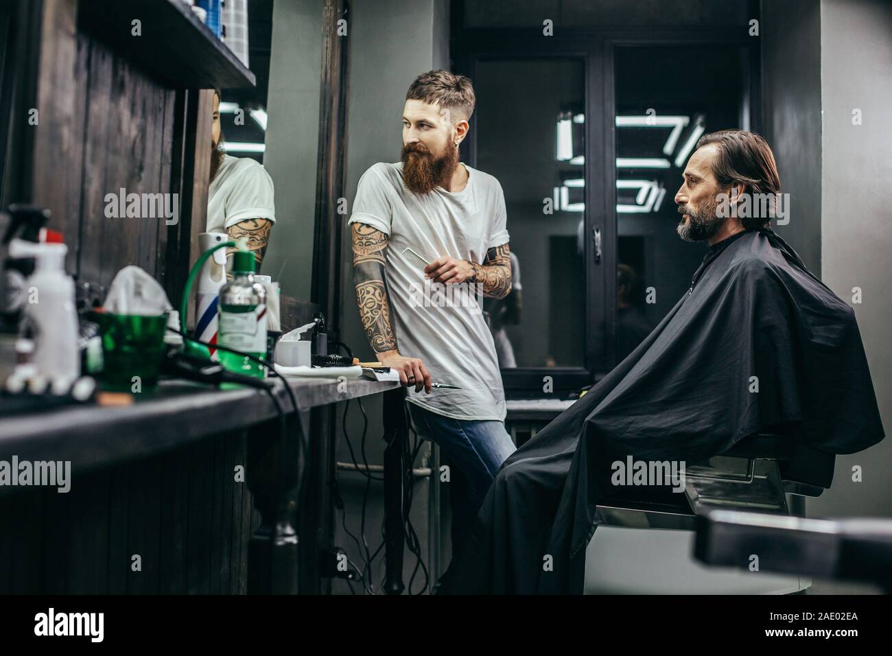 Thoughtful men hi-res stock photography and images - Alamy