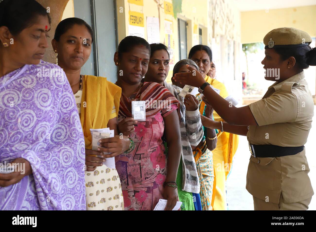 Indian election line hi-res stock photography and images - Alamy