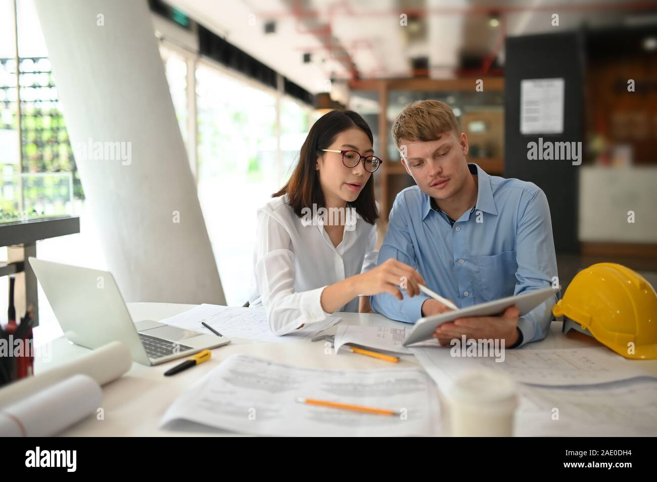 Architectural Design Project Discussion Meeting Stock Photo - Alamy