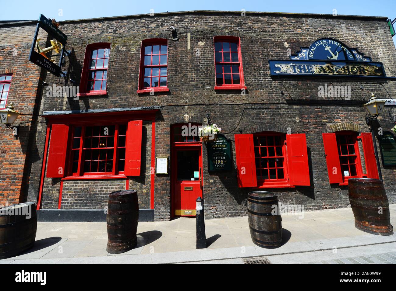 1615 pub thameside hi-res stock photography and images - Alamy