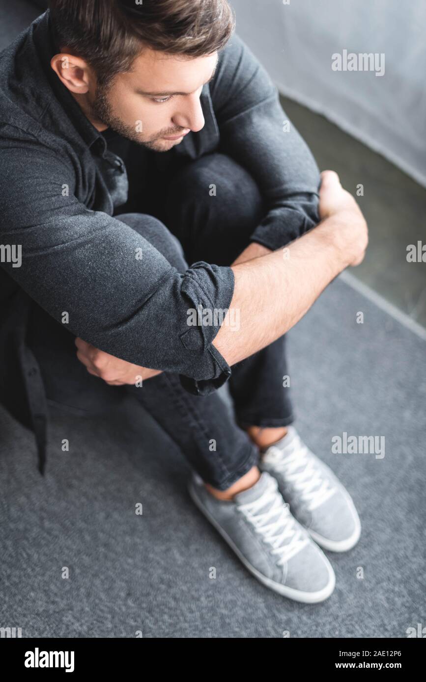 Hugging legs hi-res stock photography and images - Alamy