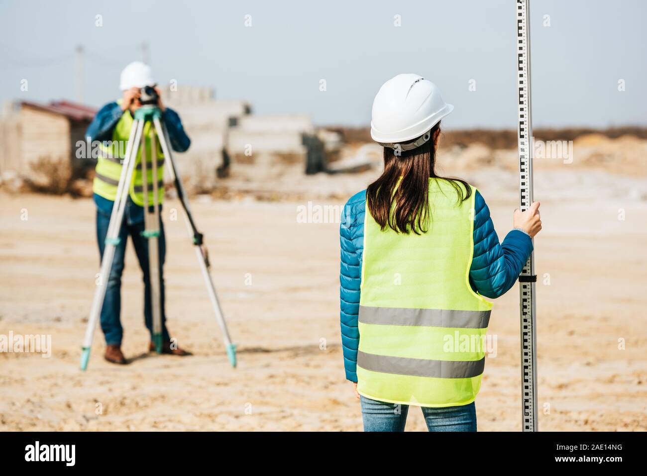 Engineers surveying instruments hi-res stock photography and images - Alamy