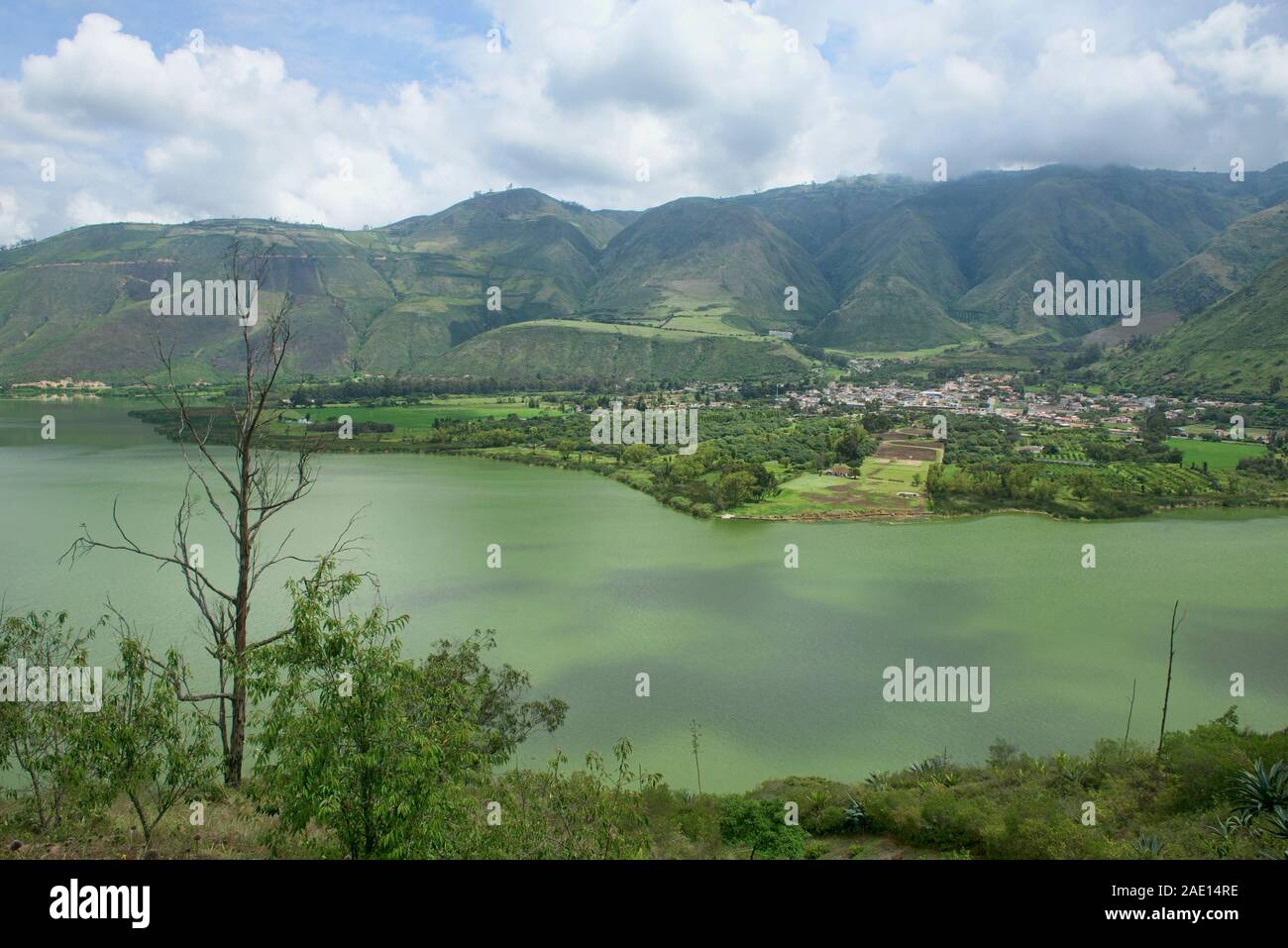 Pastoral Lake Yahuarcocha (Yawarkucha), Ibarra, Ecuador Stock Photo - Alamy
