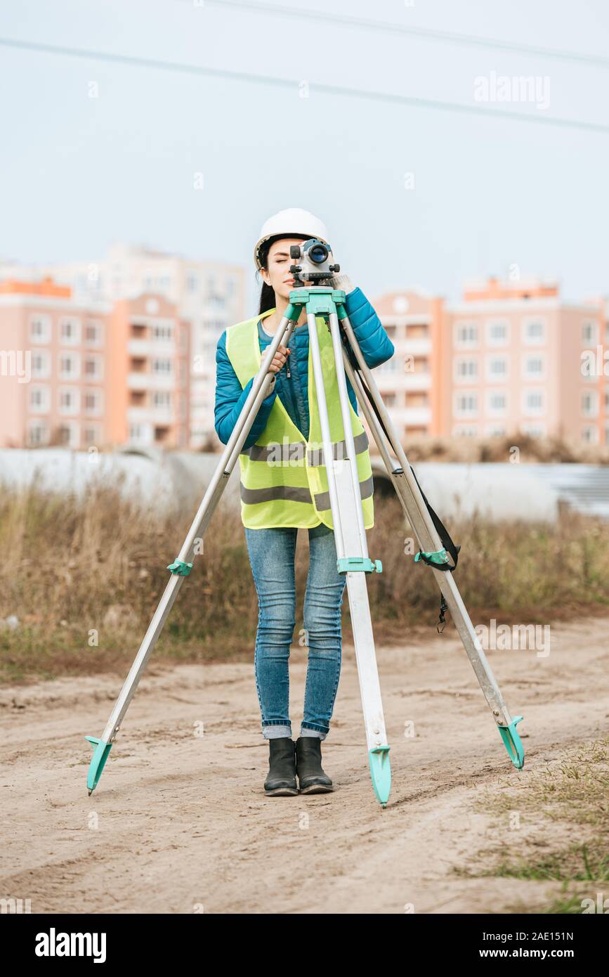 Land surveyor measuring hi-res stock photography and images - Alamy