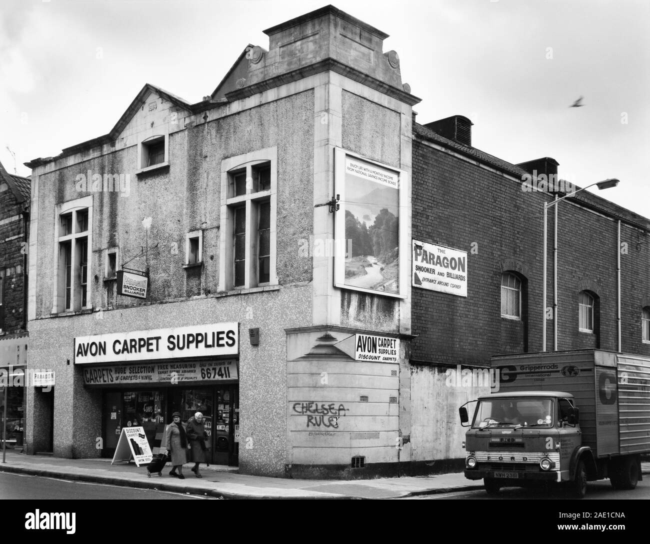 Cinema uk 1980s hi-res stock photography and images - Alamy