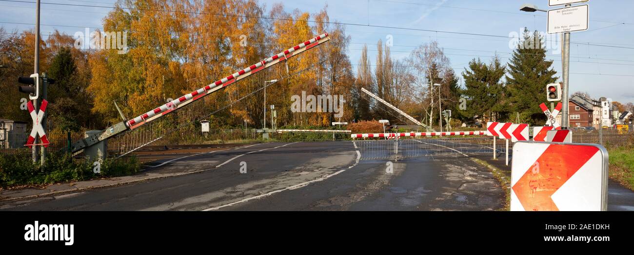 Crossing gate hi-res stock photography and images - Alamy