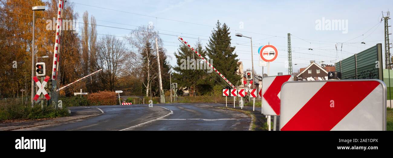 Crossing gate hi-res stock photography and images - Alamy