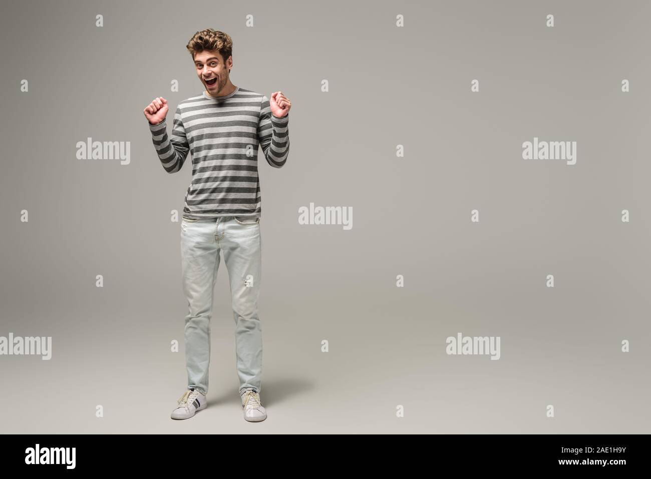 Cheering yelling screaming hi-res stock photography and images - Alamy
