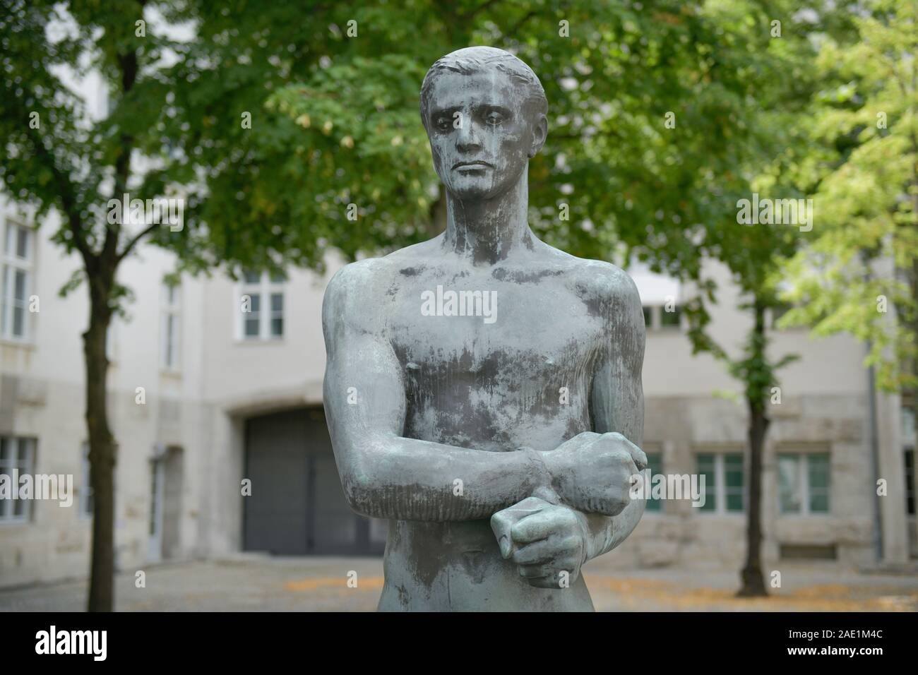 Statue von Richard Scheibe, Bundesministerium der Verteidigung ...