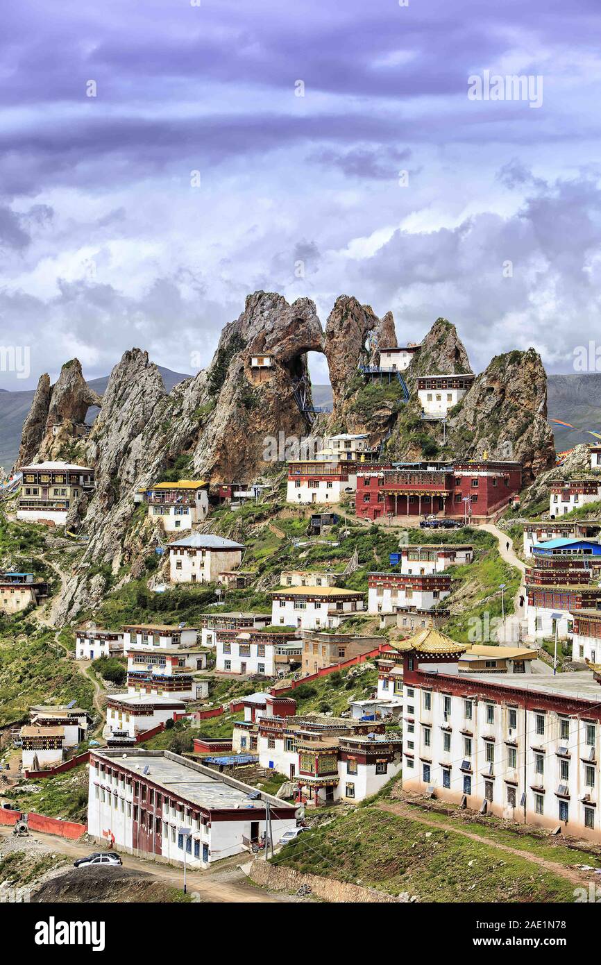 Xizang, Xizang, China. 6th Dec, 2019. Xizang, CHINA-December 6, 2019 ...