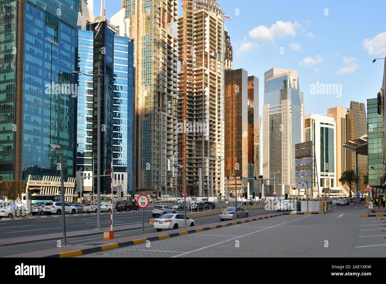Doha qatar street hi-res stock photography and images - Alamy