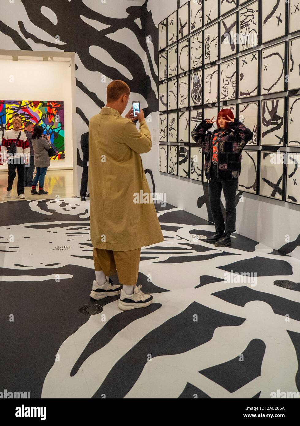 Visit visitor visitors patron patrons hi-res stock photography and ...