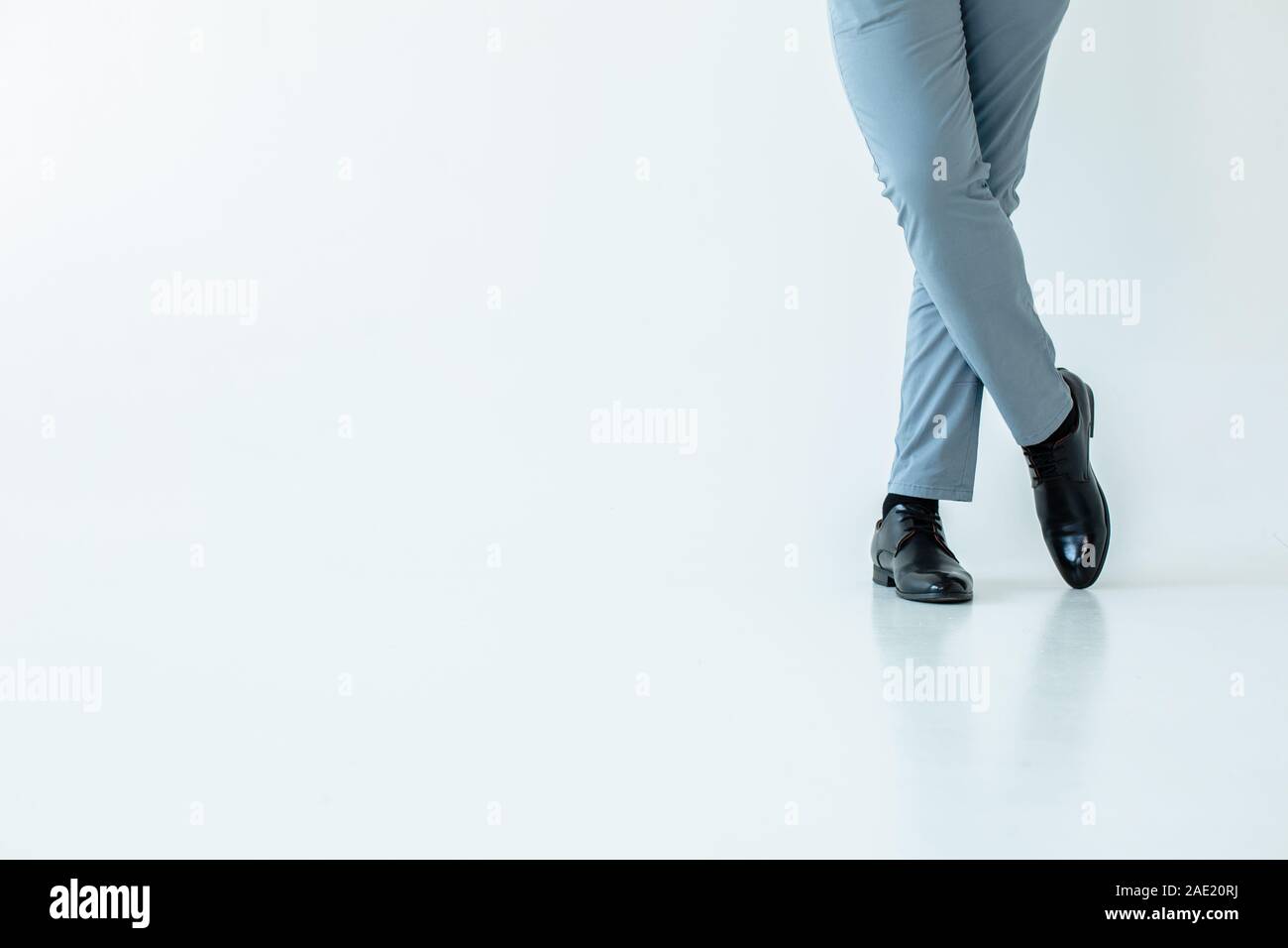 Man legs suit pants up hi-res stock photography and images - Alamy