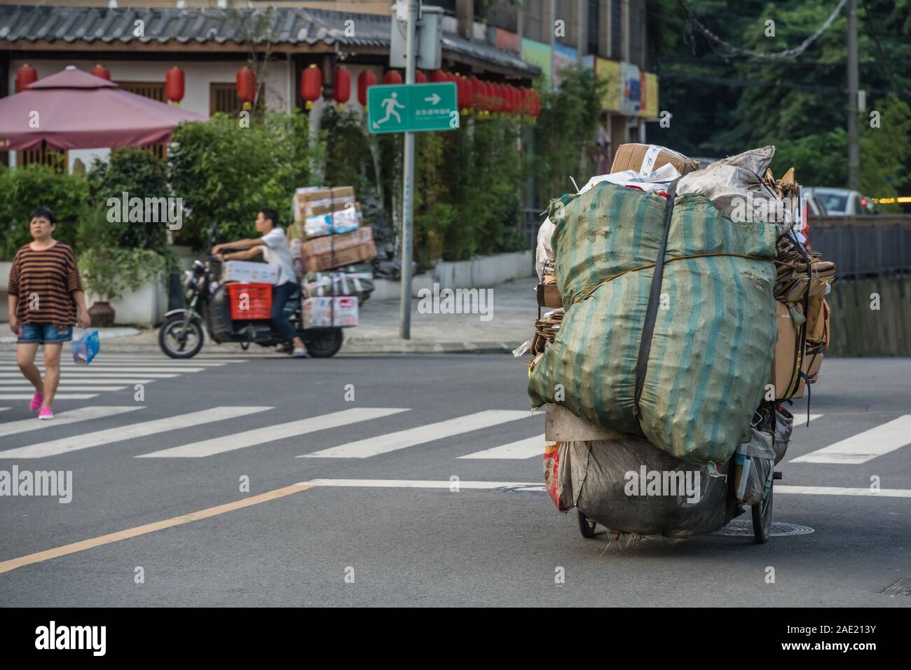 Checking the load hi-res stock photography and images - Alamy