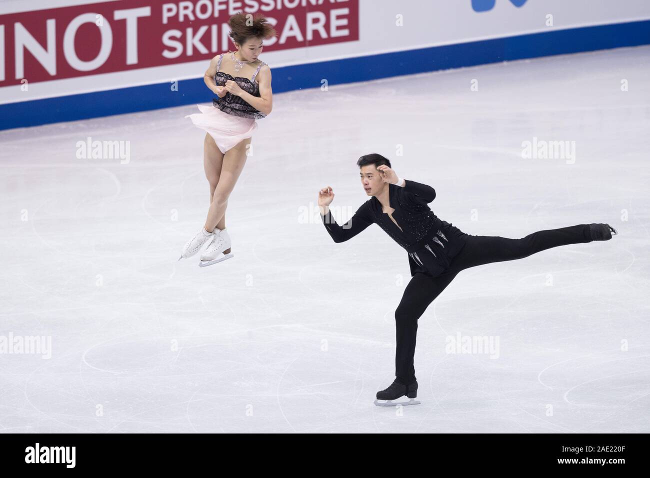 Cheng peng and yang jin senior pairs china hi-res stock photography and ...