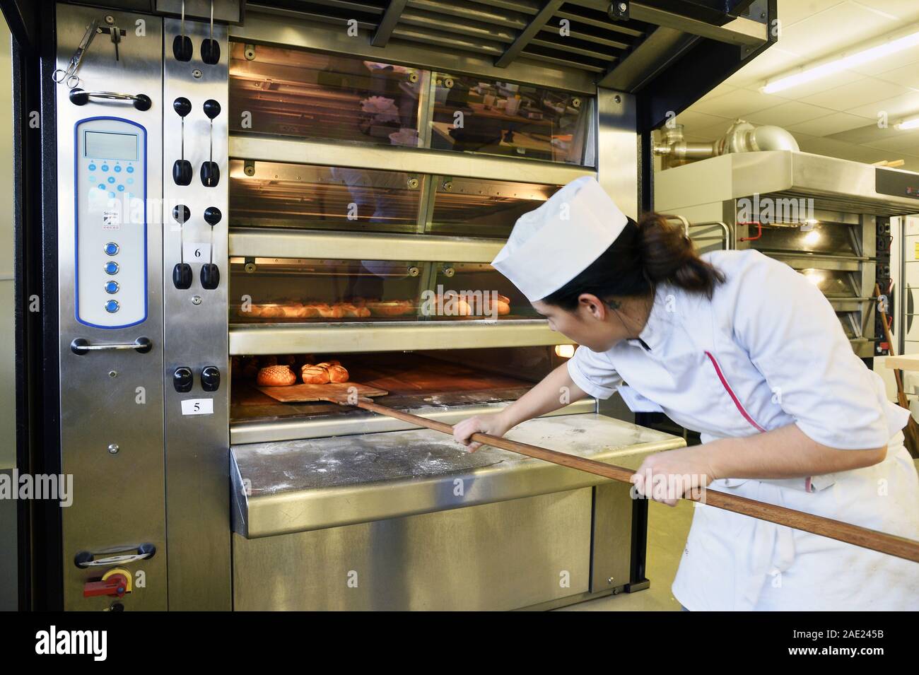 Brioche sandwich cake hi-res stock photography and images - Alamy