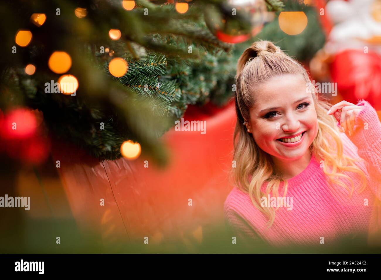 Cologne, Germany. 03rd Dec, 2019. EXCLUSIVE - Caroline Maria Frier ...