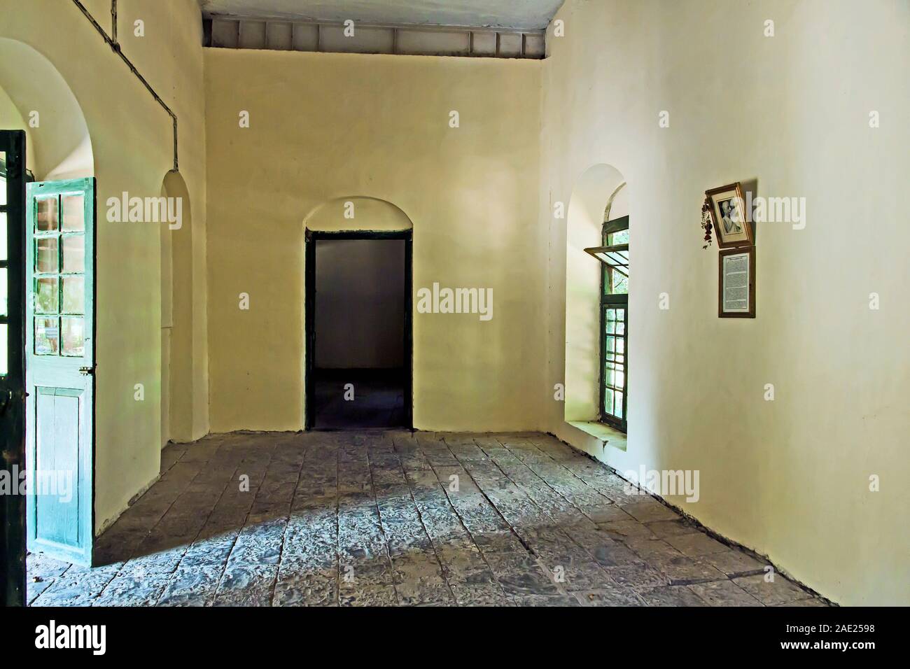 Sardar Vallabhbhai Patel jail room interior, Ahmednagar Fort ...