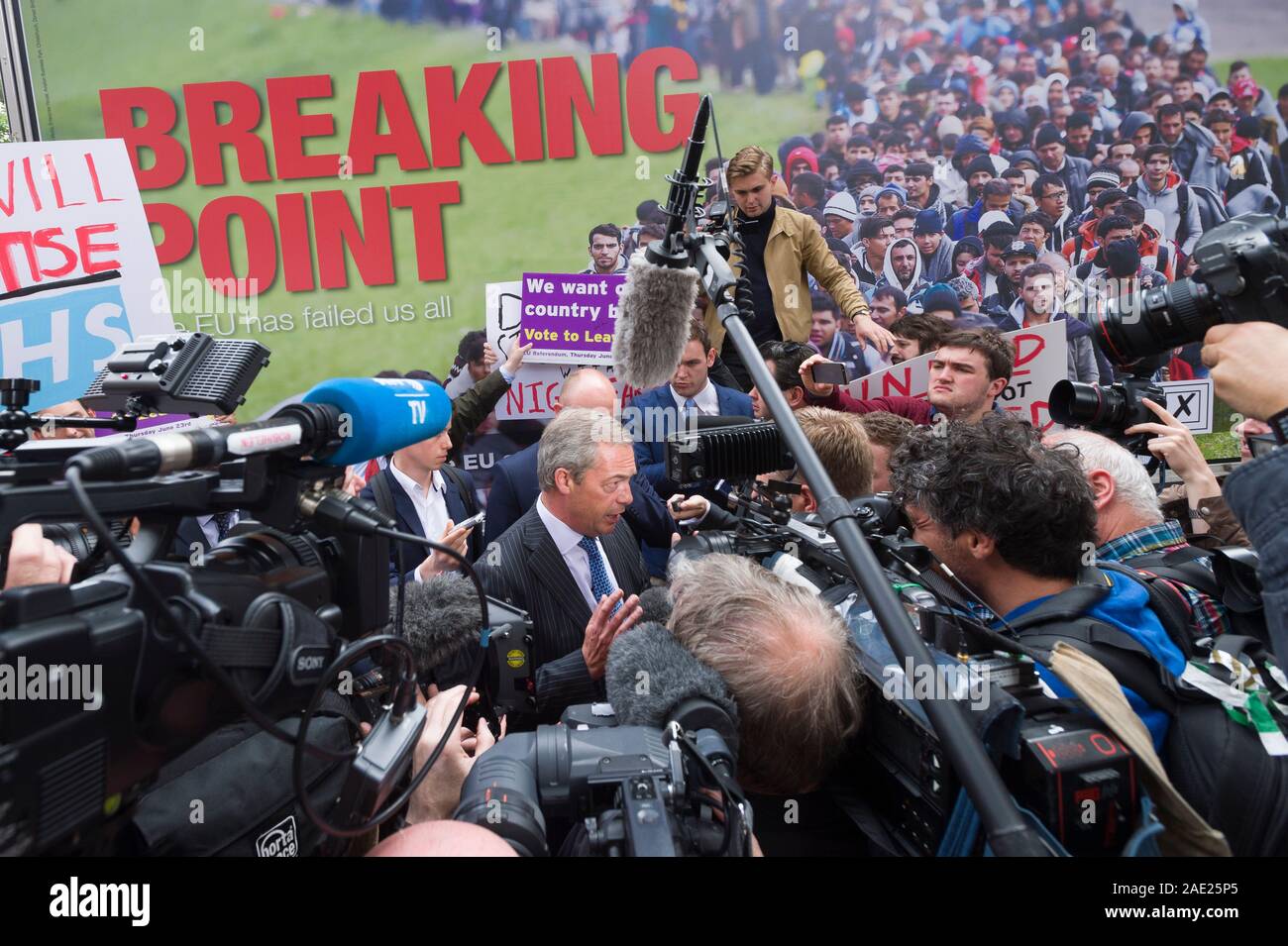 The breaking point poster hi-res stock photography and images - Alamy