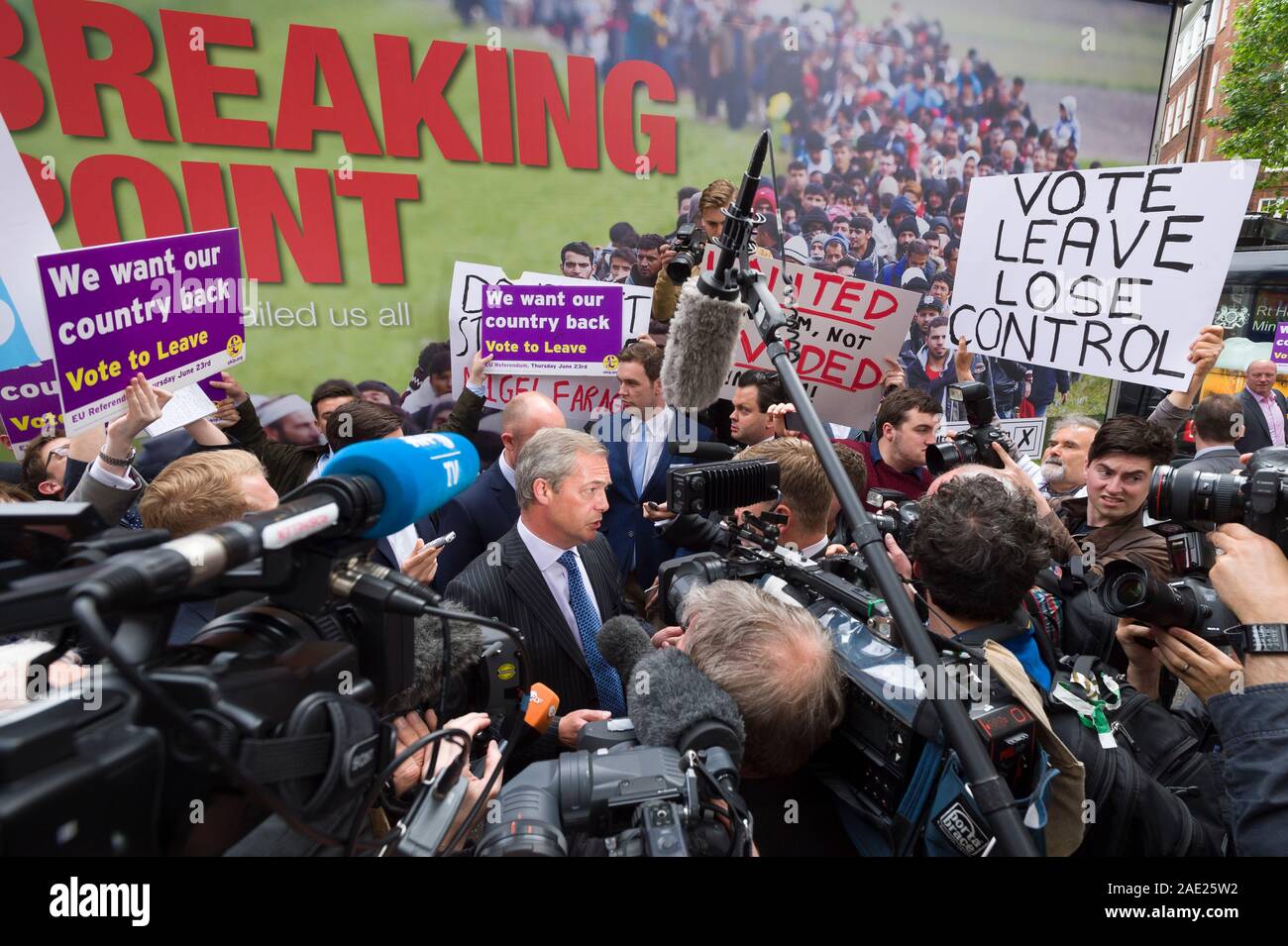 Nigel farage breaking point hi-res stock photography and images - Alamy