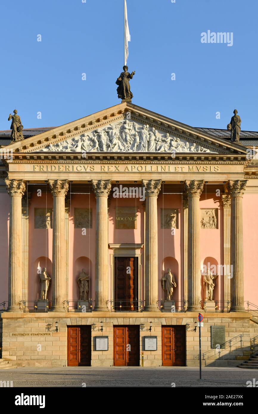 Staatsoper unter den linden berlin hi-res stock photography and images ...