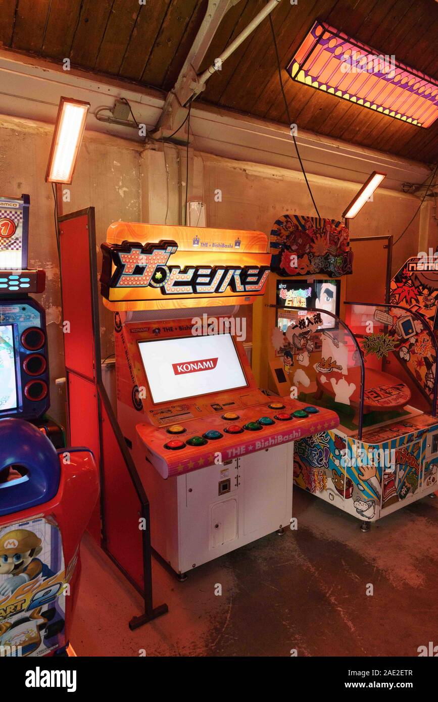 Amsterdam tonton club hi-res stock photography and images - Alamy