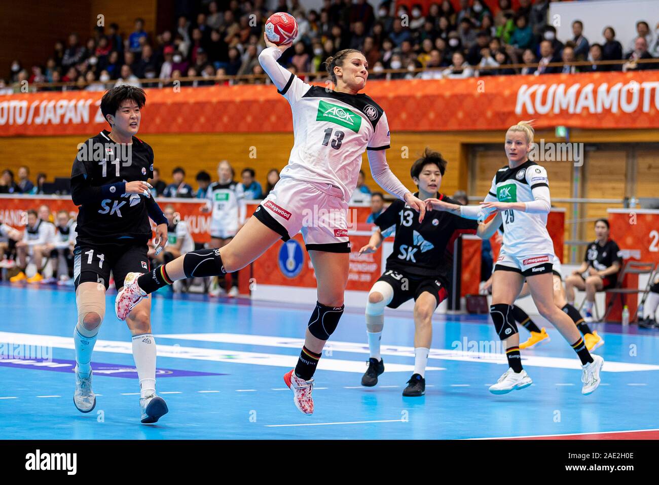Yamaga, Japan. 06th Dec, 2019. Handball, women: WM 2019, preliminary ...