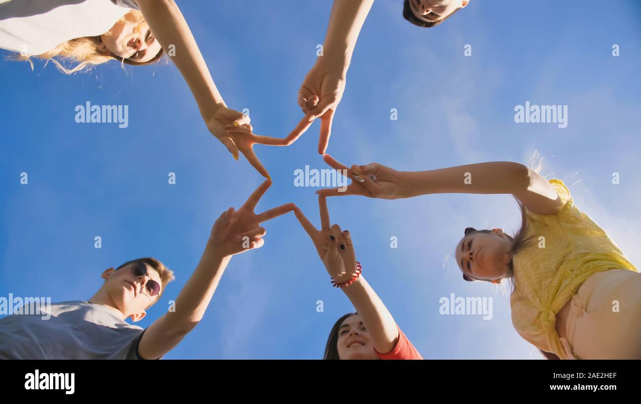 Star shape from friends hands hi-res stock photography and images - Alamy