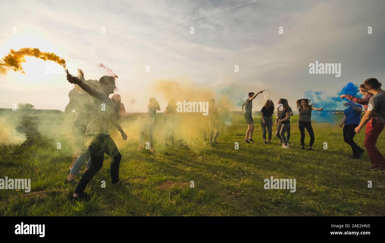 Crowd running smoke hi-res stock photography and images - Alamy