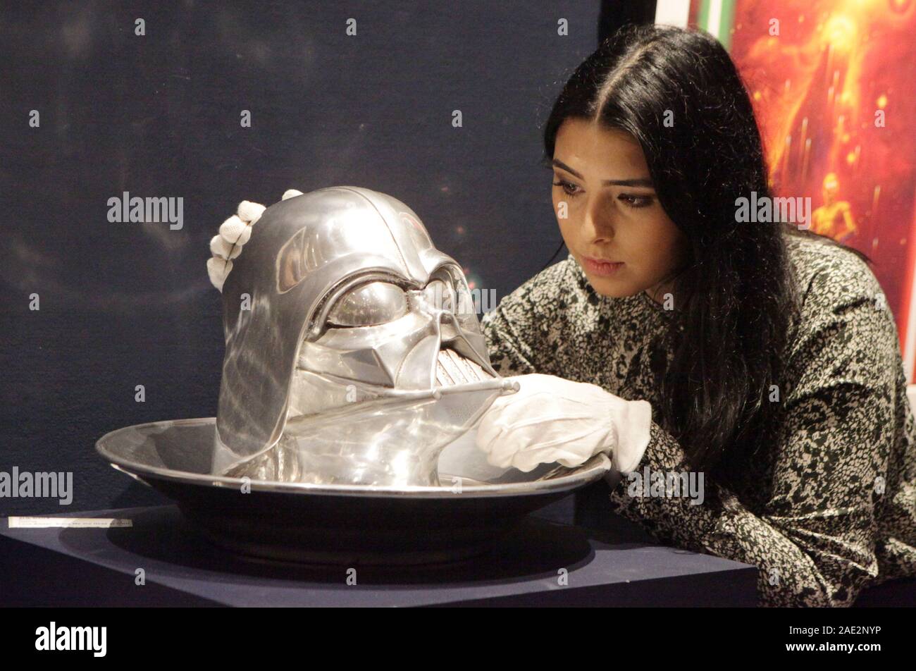 Darth vader empire strikes back hi-res stock photography and images - Alamy