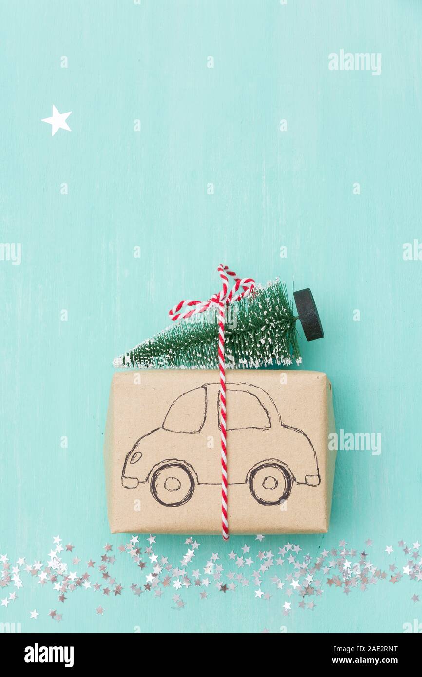 Car wrapped present hi-res stock photography and images - Alamy