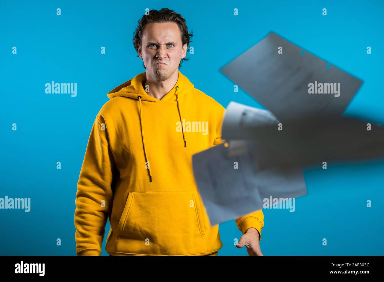 Businessman confused papers hi-res stock photography and images - Alamy