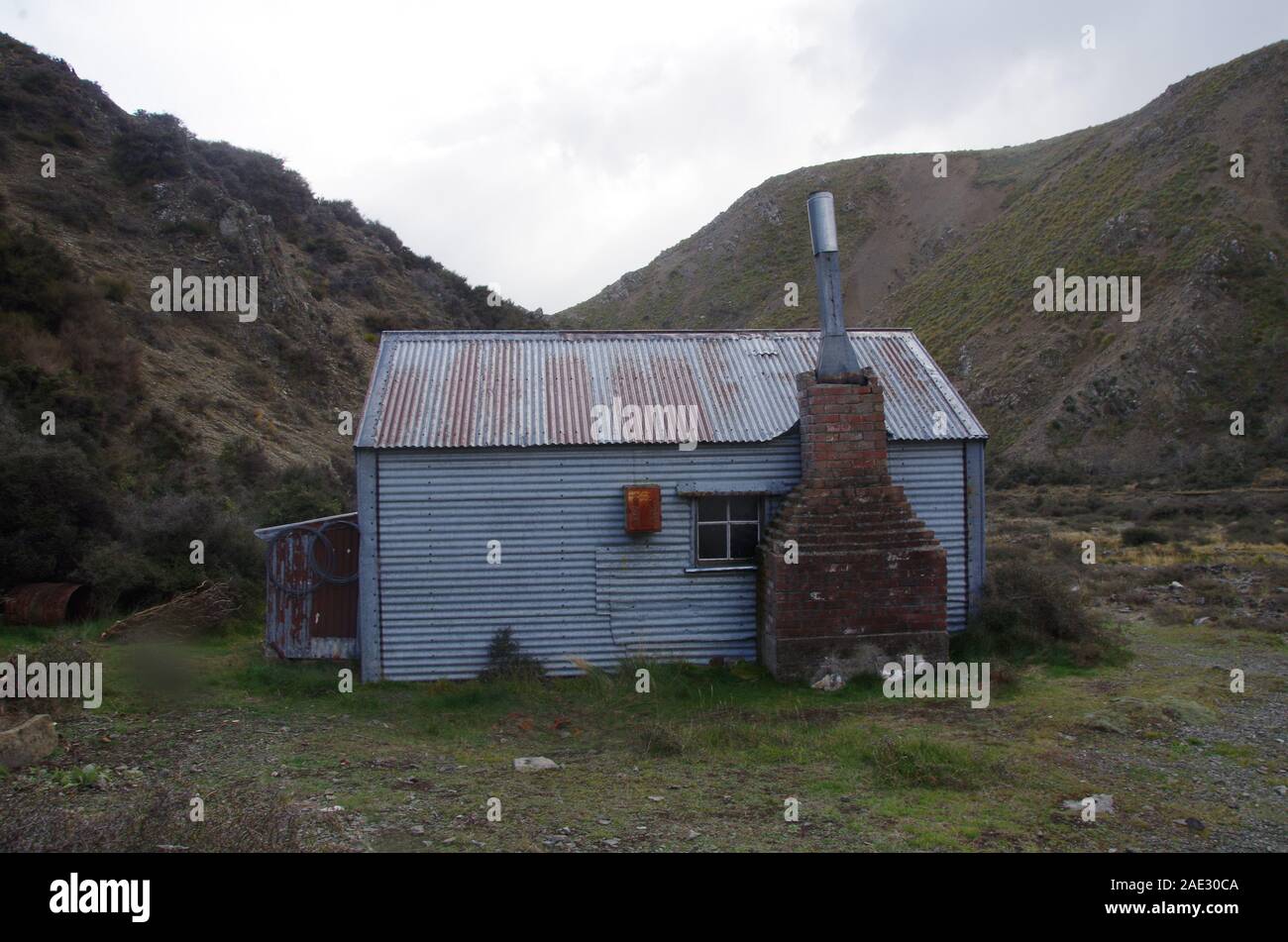 Manuka hut. Hakatere Conservation Park. Te Araroa Trail. Lake Emily ...