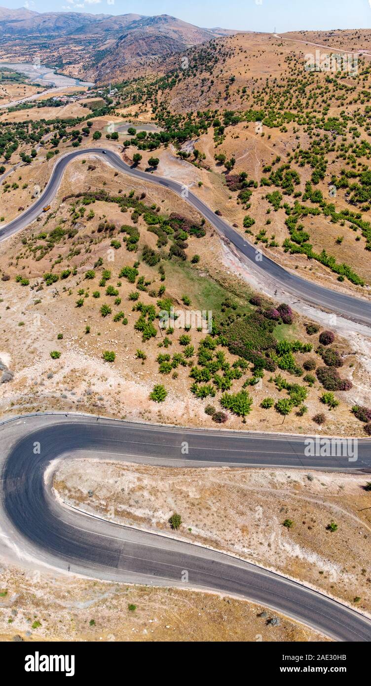 Car road nature hi-res stock photography and images - Alamy