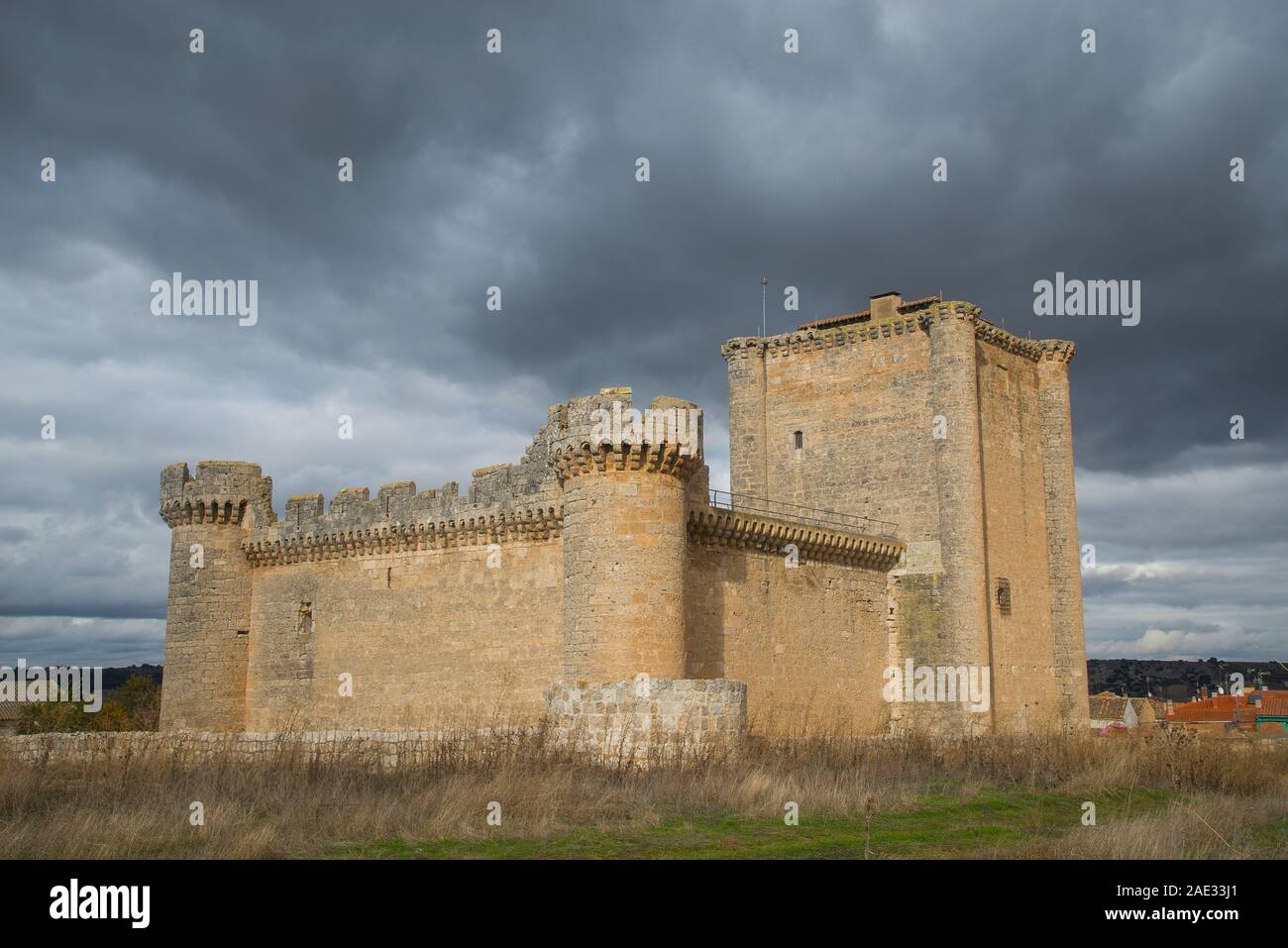 Village castilian hi-res stock photography and images - Alamy