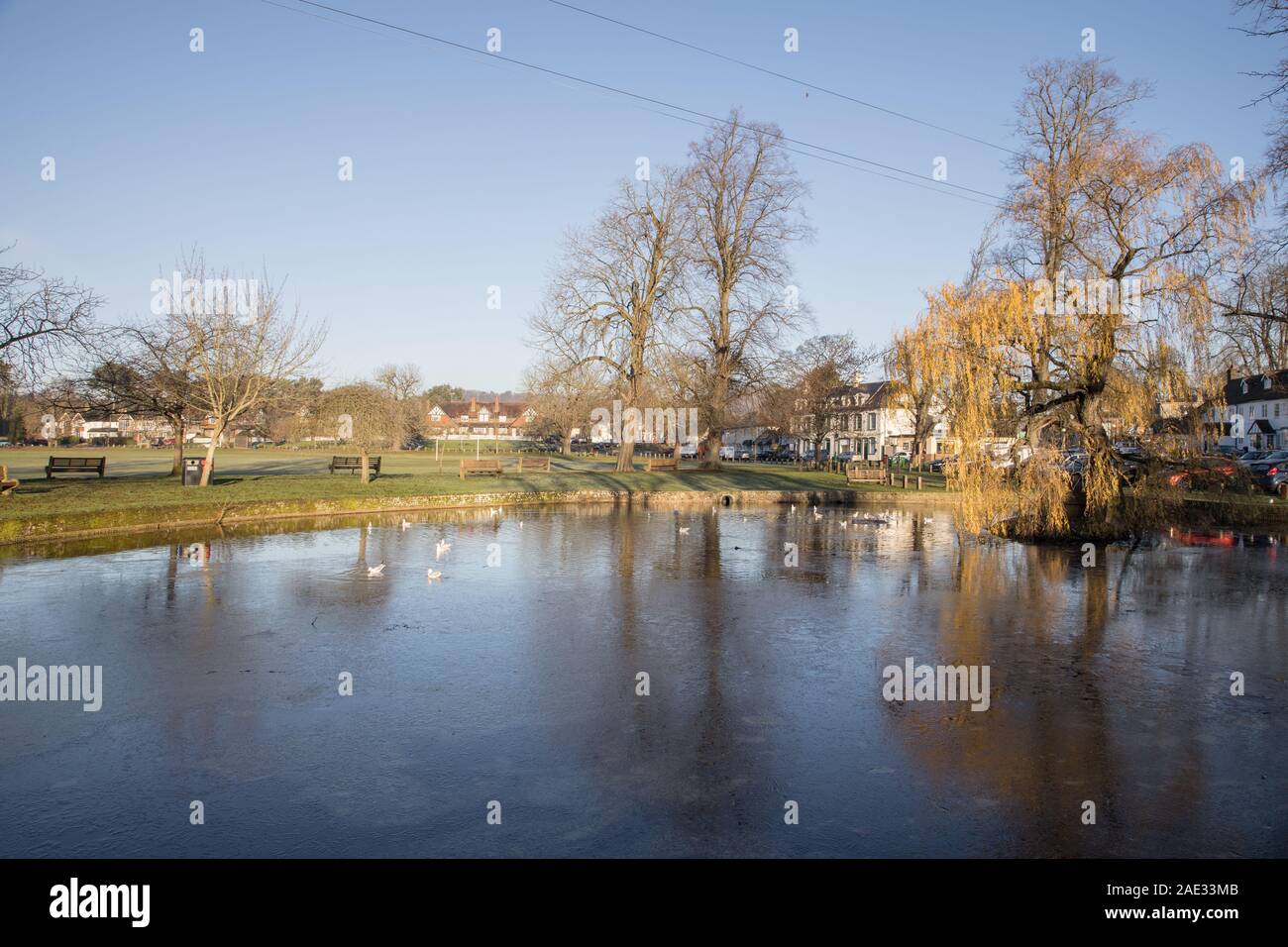 Village pond frozen hi-res stock photography and images - Alamy