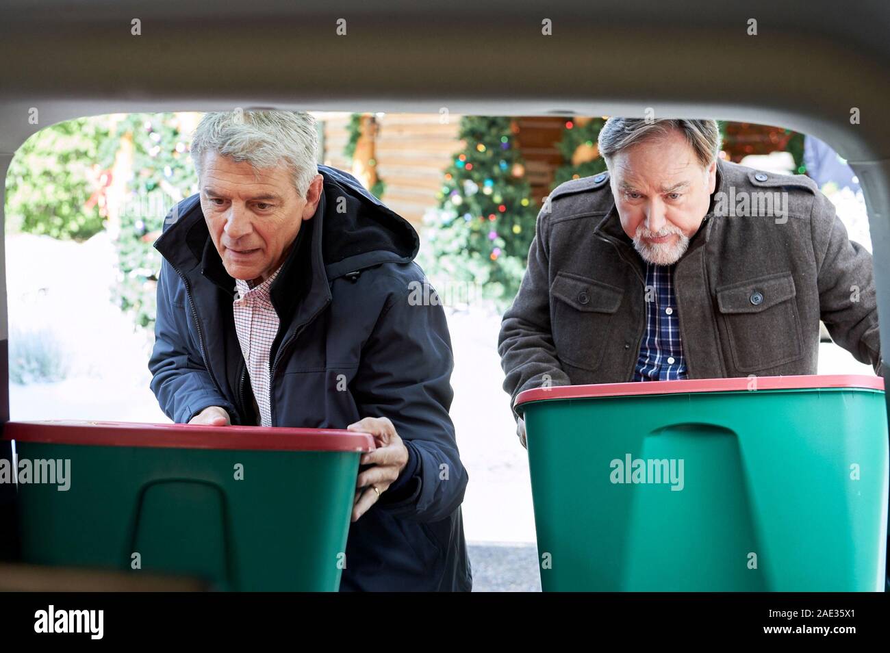 CHECK INN TO CHRISTMAS, tv movie, from left: Christopher Cousins ...