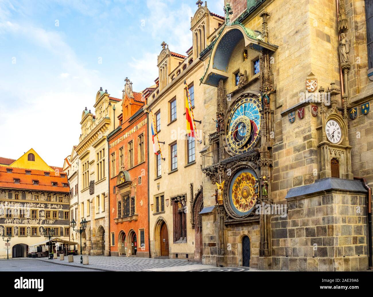 Dum u minuty and old town hall hi-res stock photography and images - Alamy