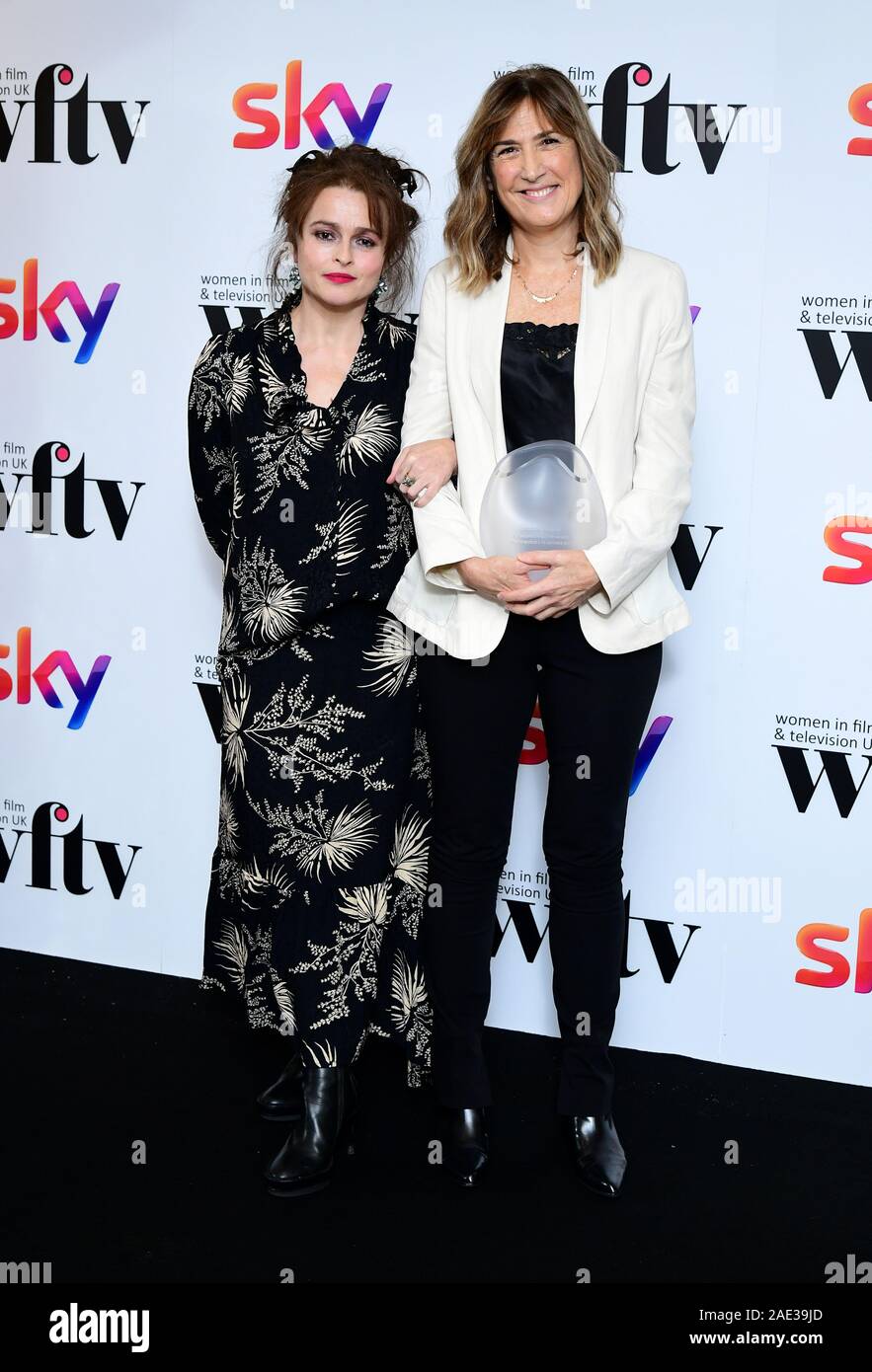 Jessica Hobbs with her Deluxe Directors Award with Helena-Bonham-Carter ...
