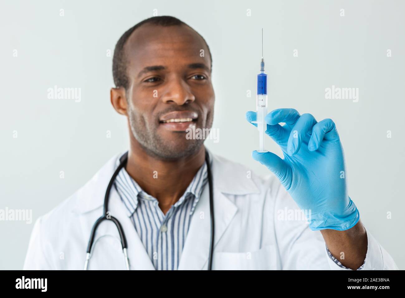 Close up doctor making vaccination hi-res stock photography and images ...