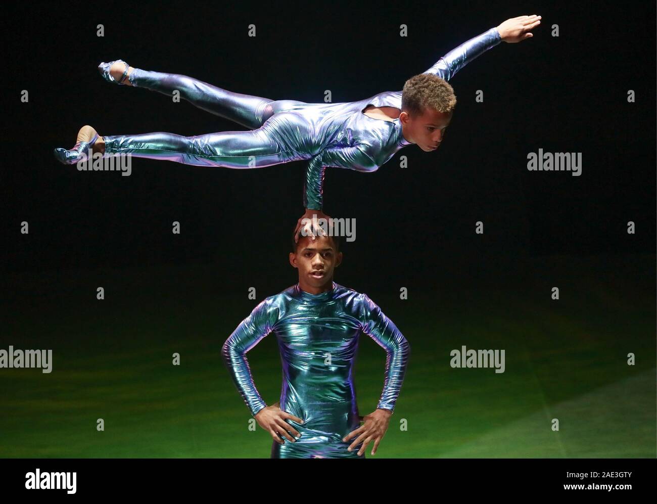 Acrobatic Duo High Resolution Stock Photography and Images - Alamy