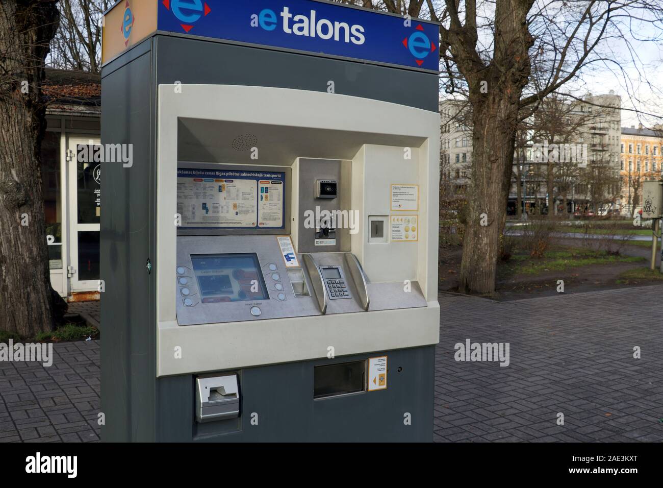 Vending bus hi-res stock photography and images - Alamy