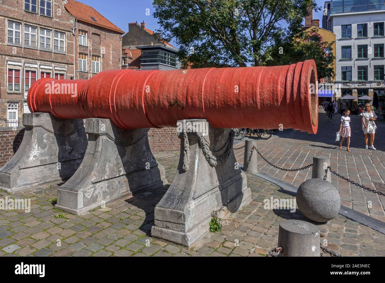 15th century cannon hi-res stock photography and images - Alamy