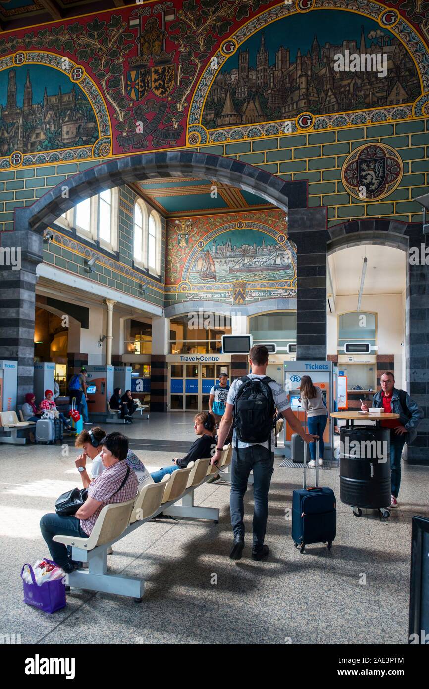 Ghent sint pieters railway station hi-res stock photography and images ...