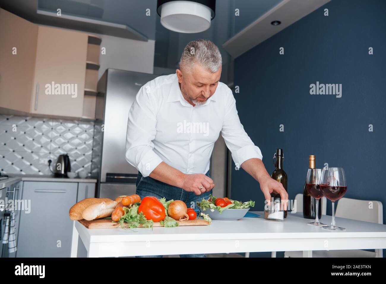 Chef picking vegetables in kitchen hi-res stock photography and images ...