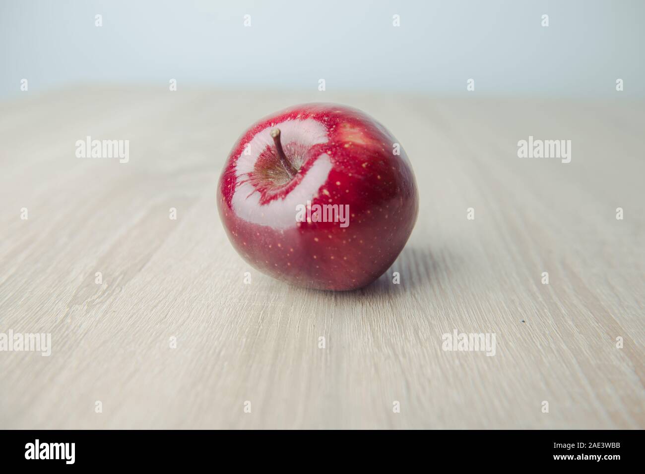One ripe red apple. Isolated on a white background Stock Photo - Alamy