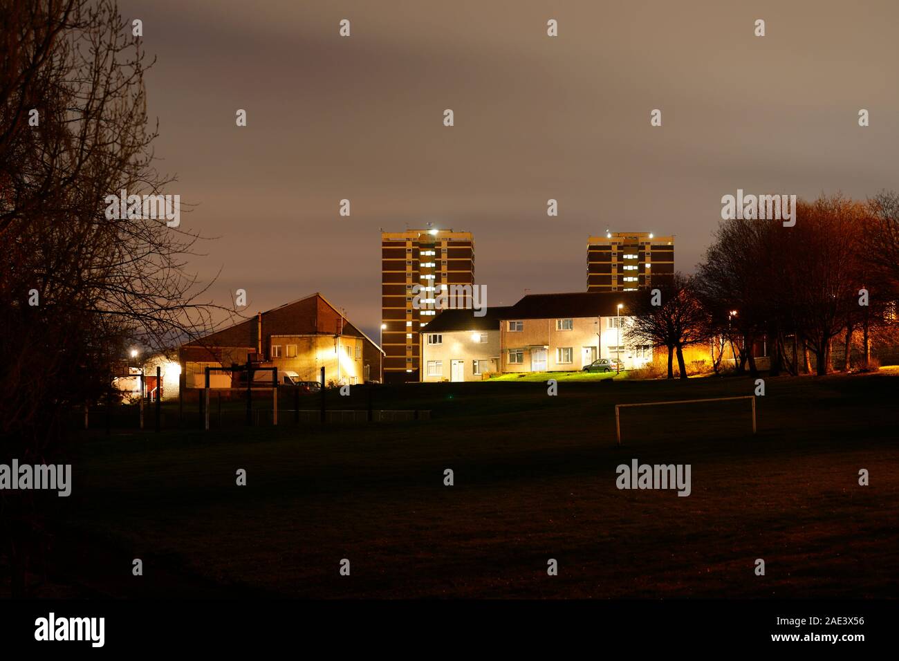 1970s high rise flats hi-res stock photography and images - Alamy