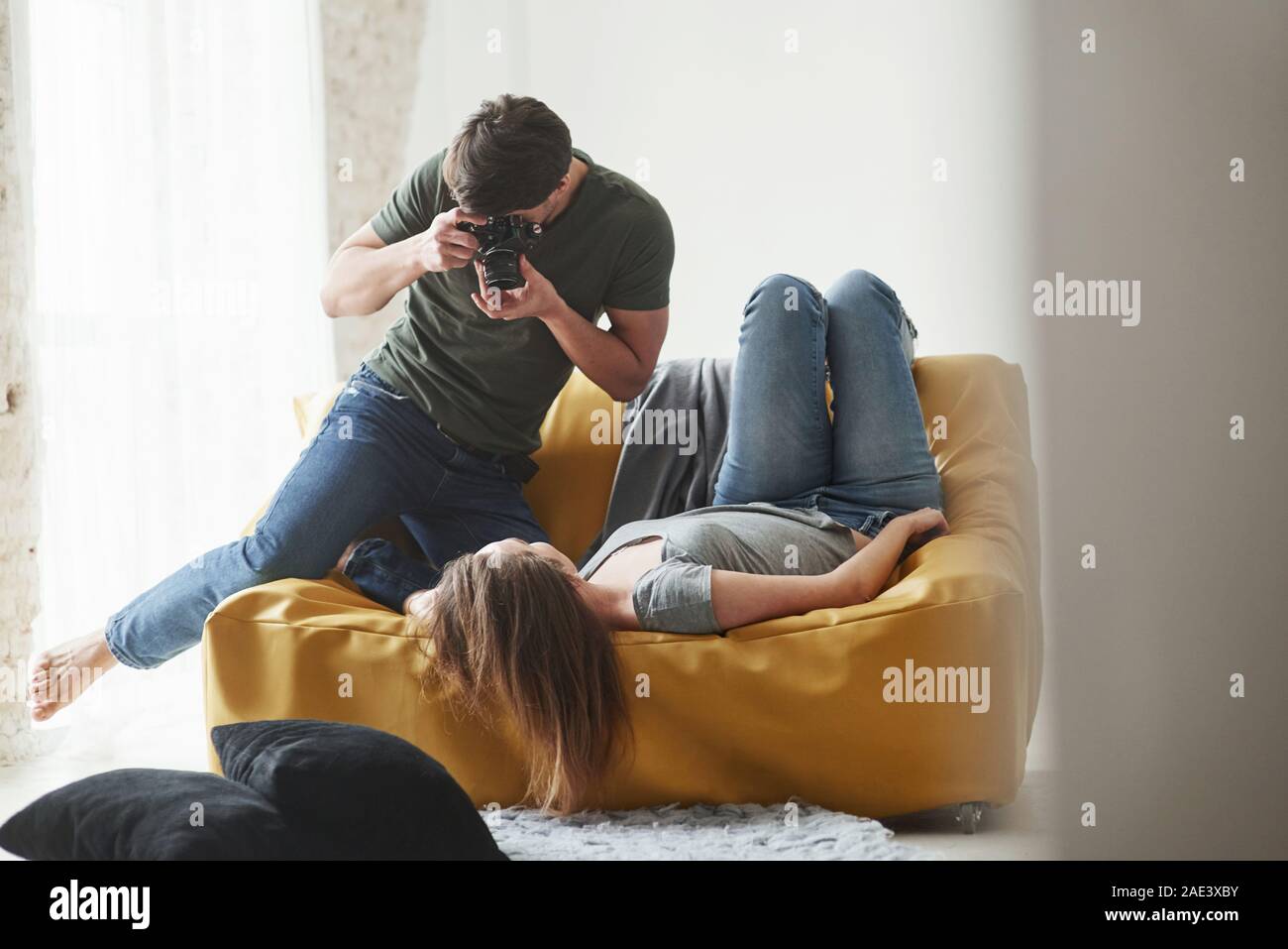 Professional photoshoot hi-res stock photography and images - Alamy